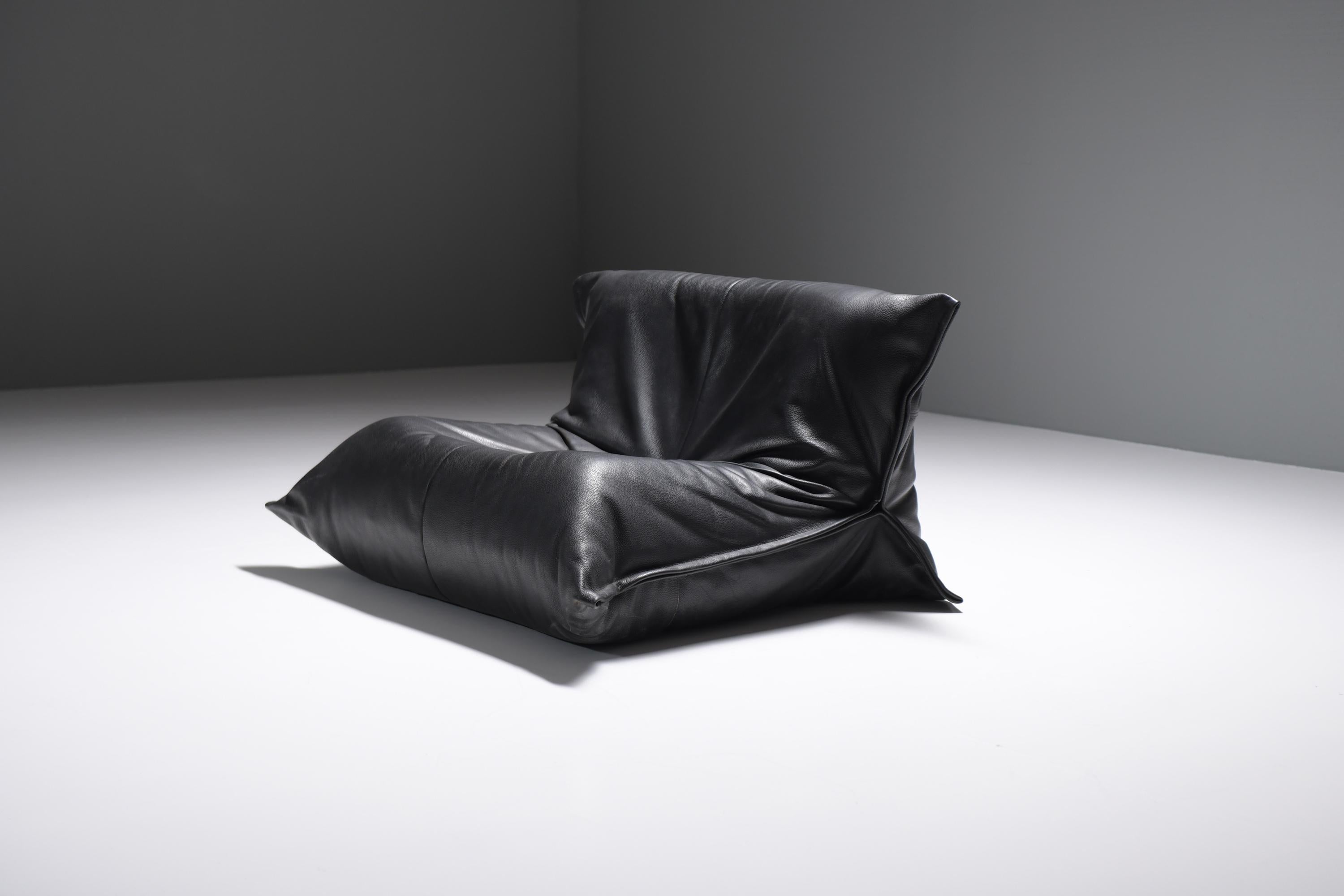 Exceptional YOKO lounge sofa in original leather by Michel Ducaroy ...