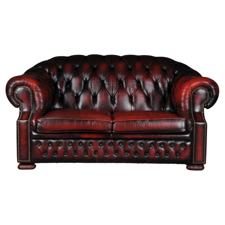 Exclusive 2 seater Chesterfield couch/sofa Bordeaux red, England For ...