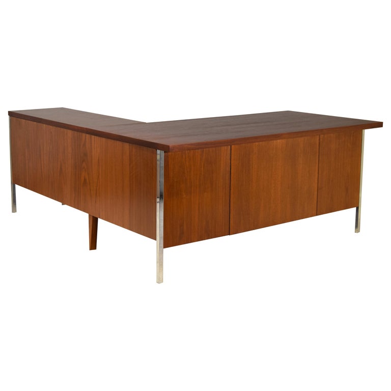 Executive Knoll Walnut Desk with Return at 1stDibs