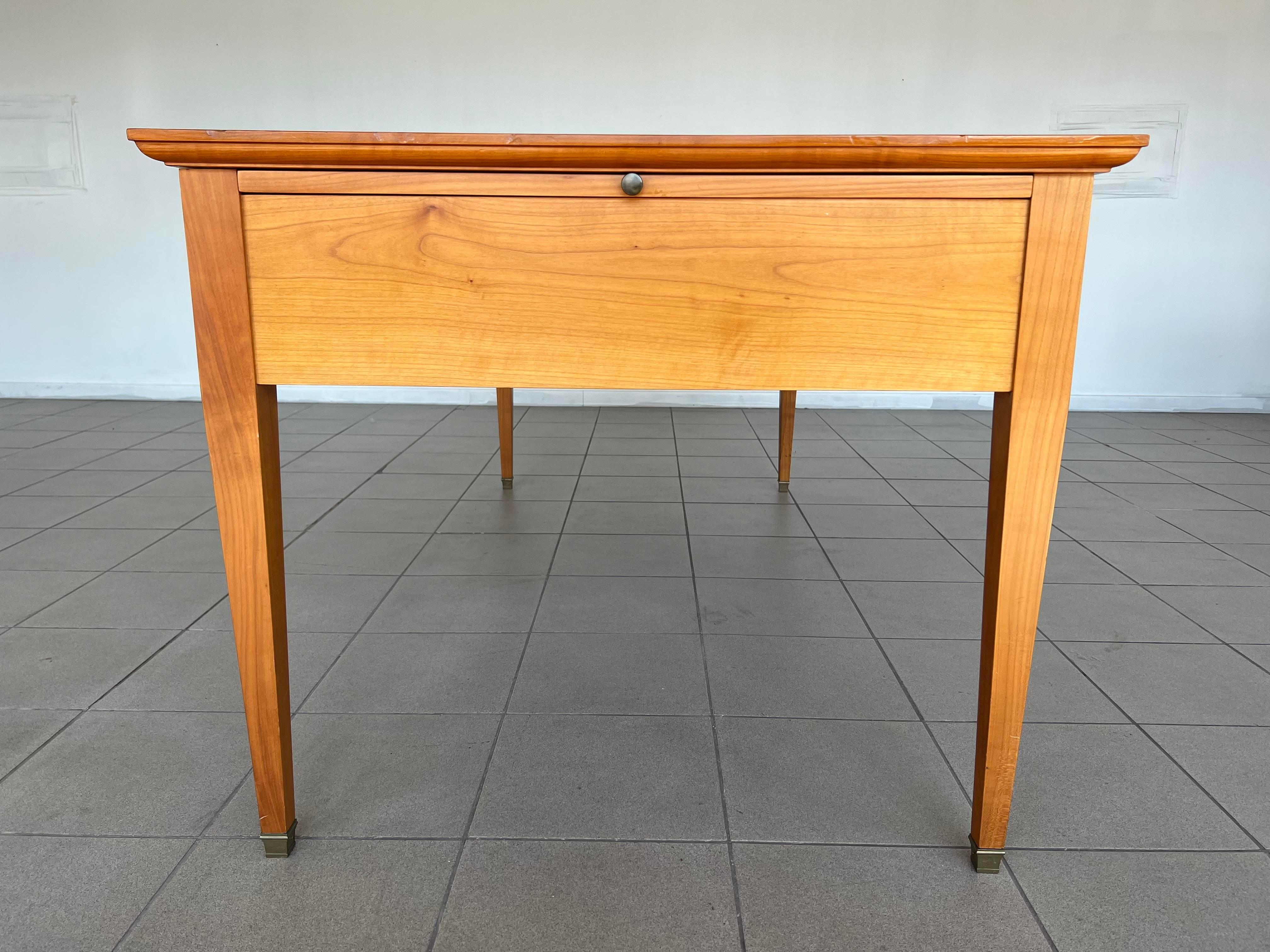 Executive Leather Banker Partners Desk With Drawers and Extending Plots ...