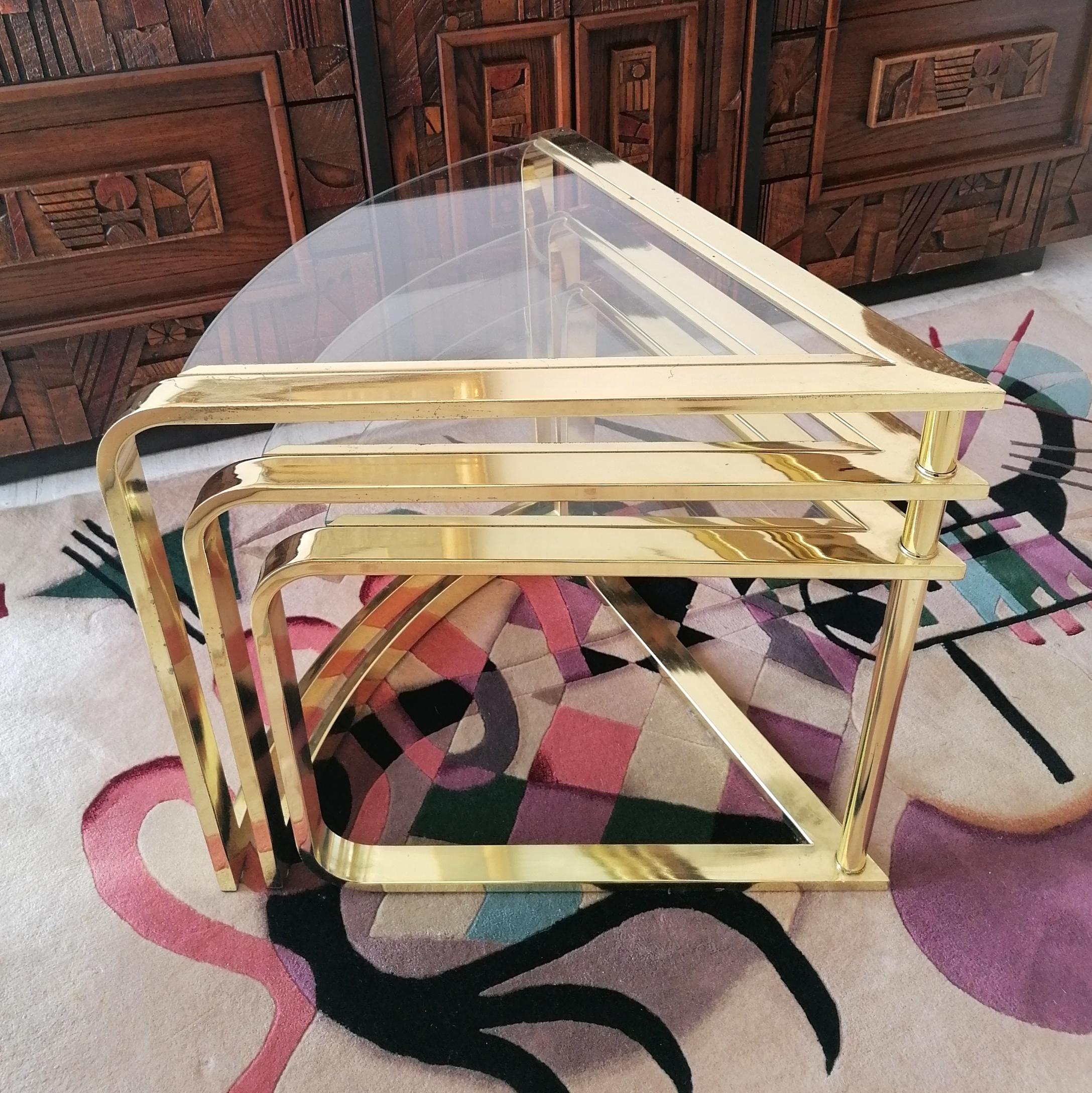 Expanding Three Tier Coffee Table by Design Institute of America 'Dia ...