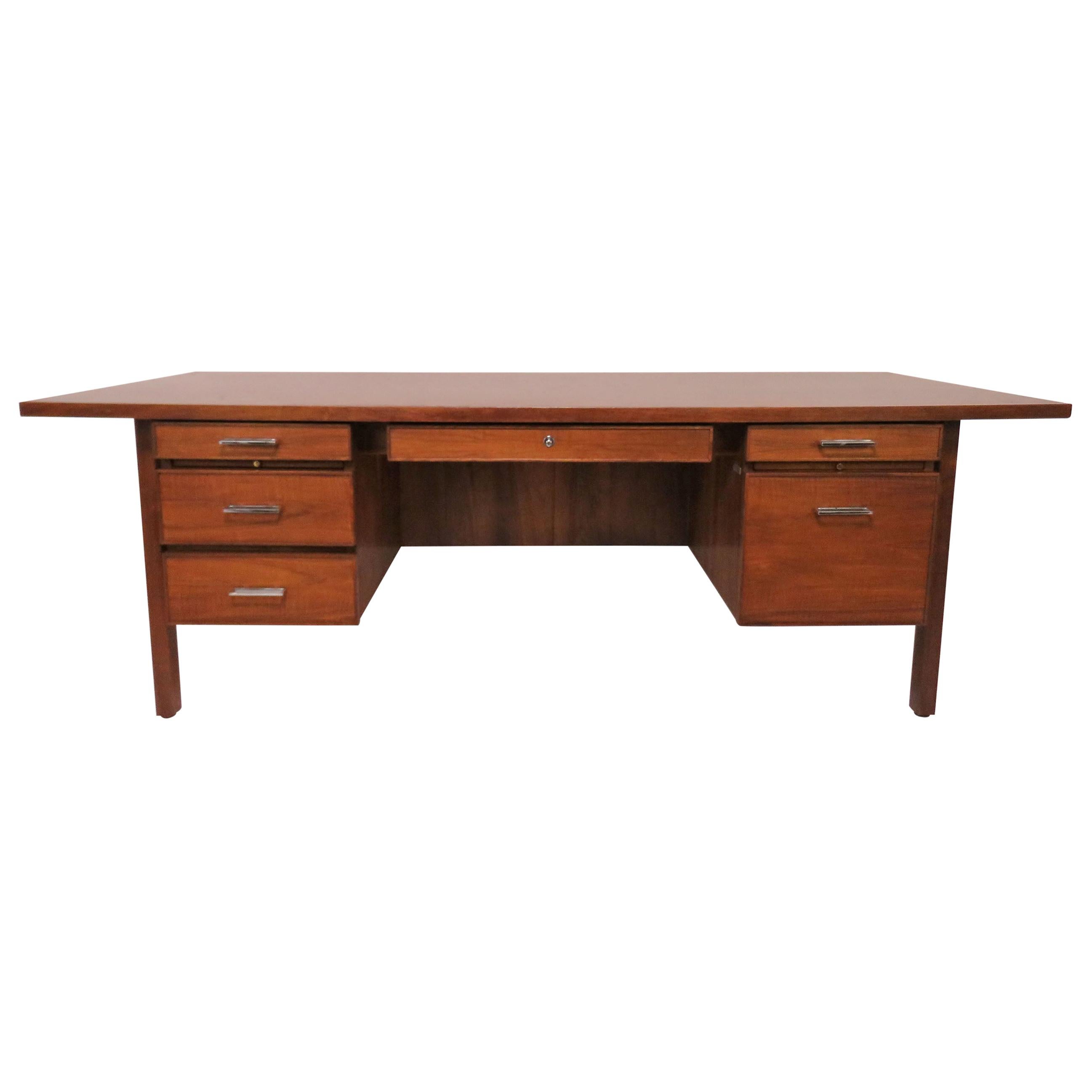 Mid Century Leopold Desk - 4 For Sale on 1stDibs | leopold mid century desk