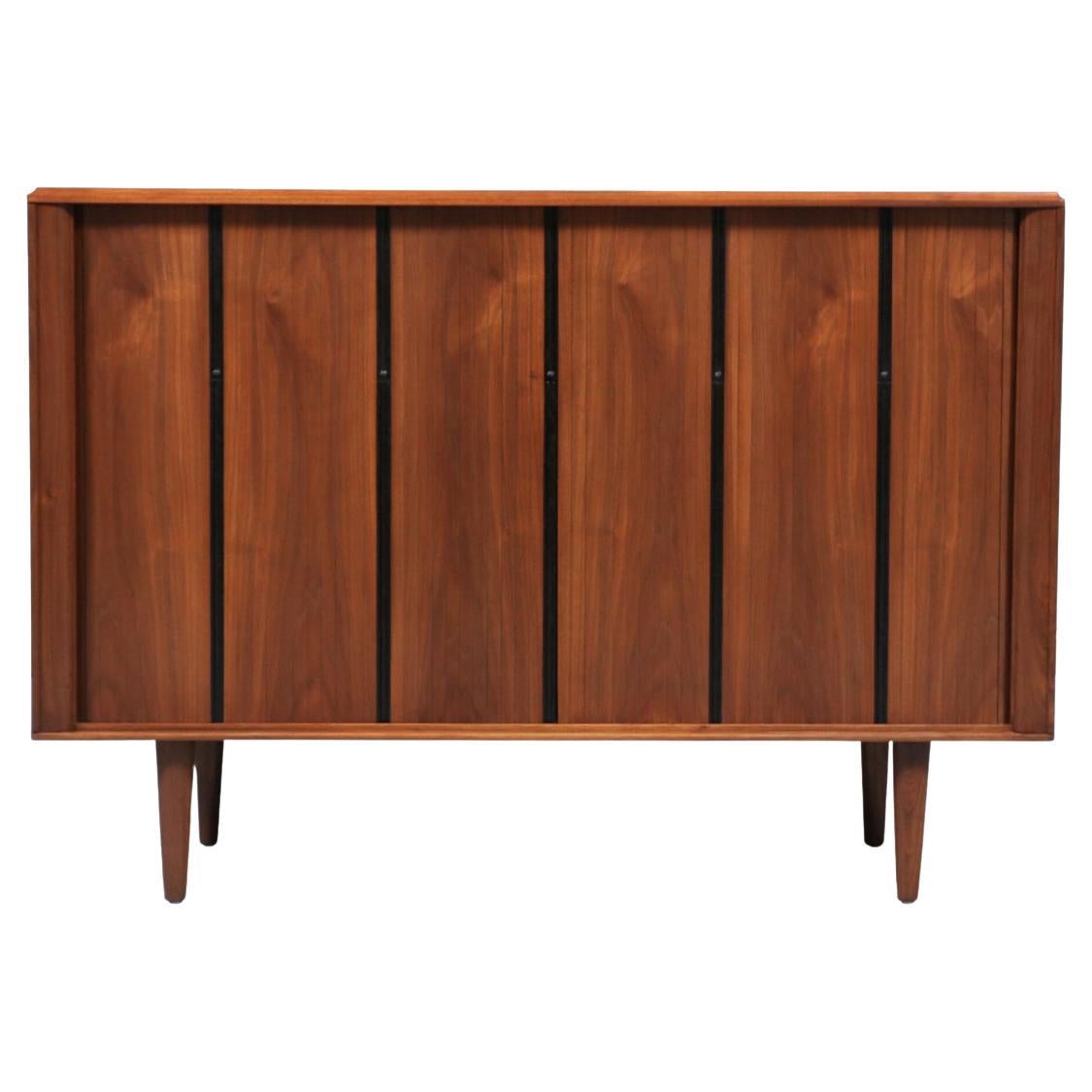 Walnut Credenzas - 1,071 For Sale at 1stDibs | solid walnut credenza ...