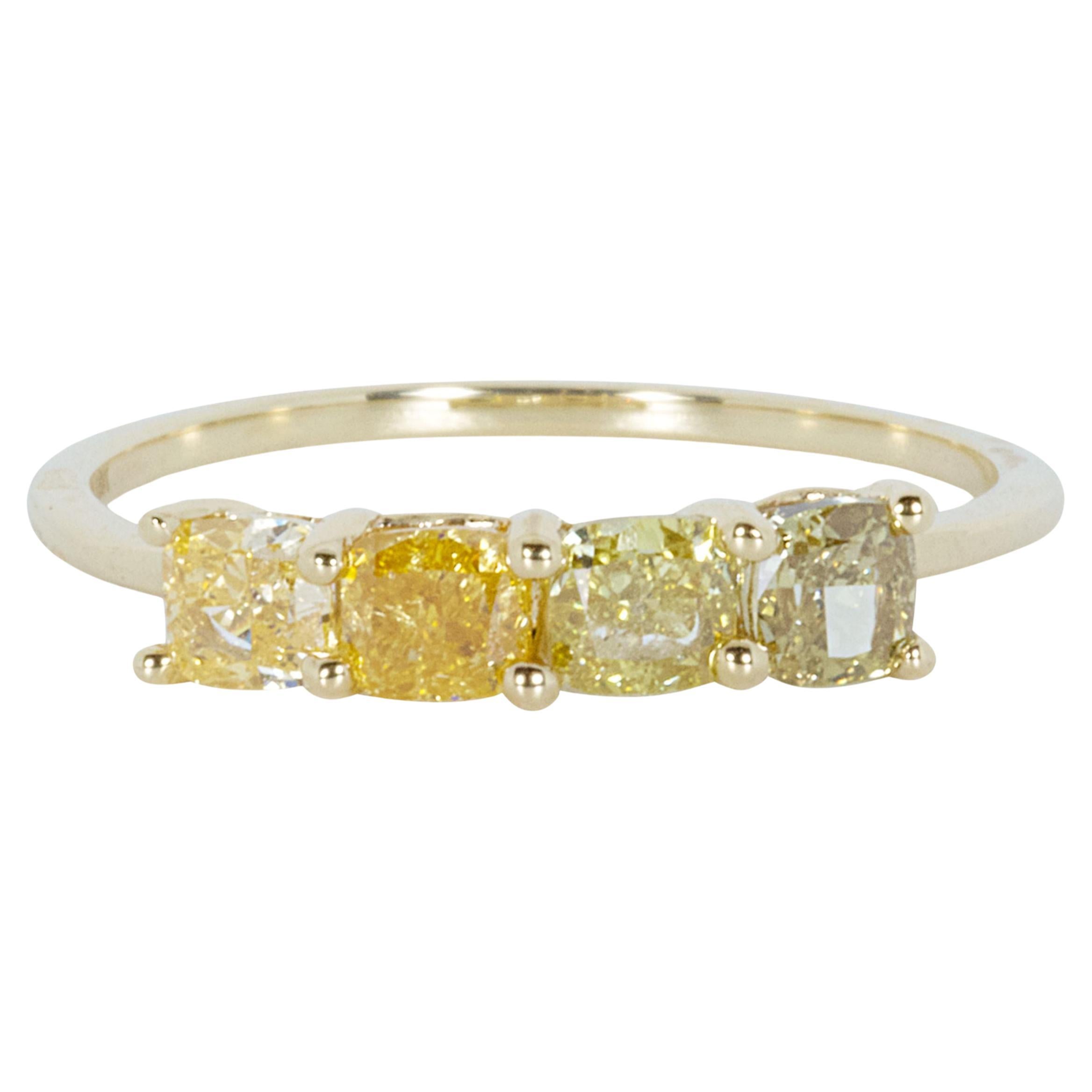 Exquisite 18k Yellow Gold Colored Diamond Ring For Sale at 1stDibs