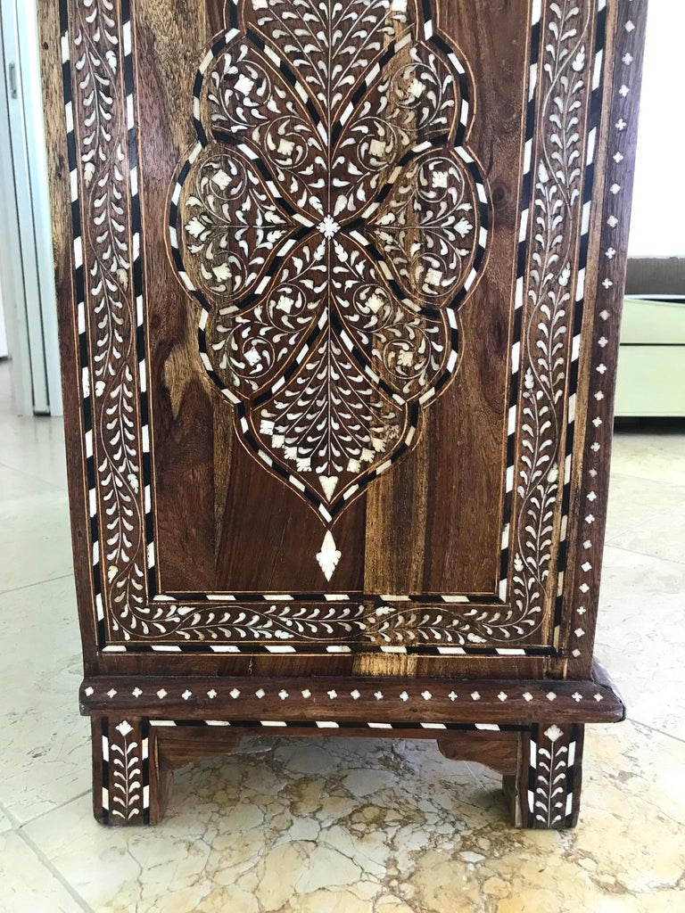 Exquisite Chest of Drawers with Bone Inlays and Marquetry Designs ...