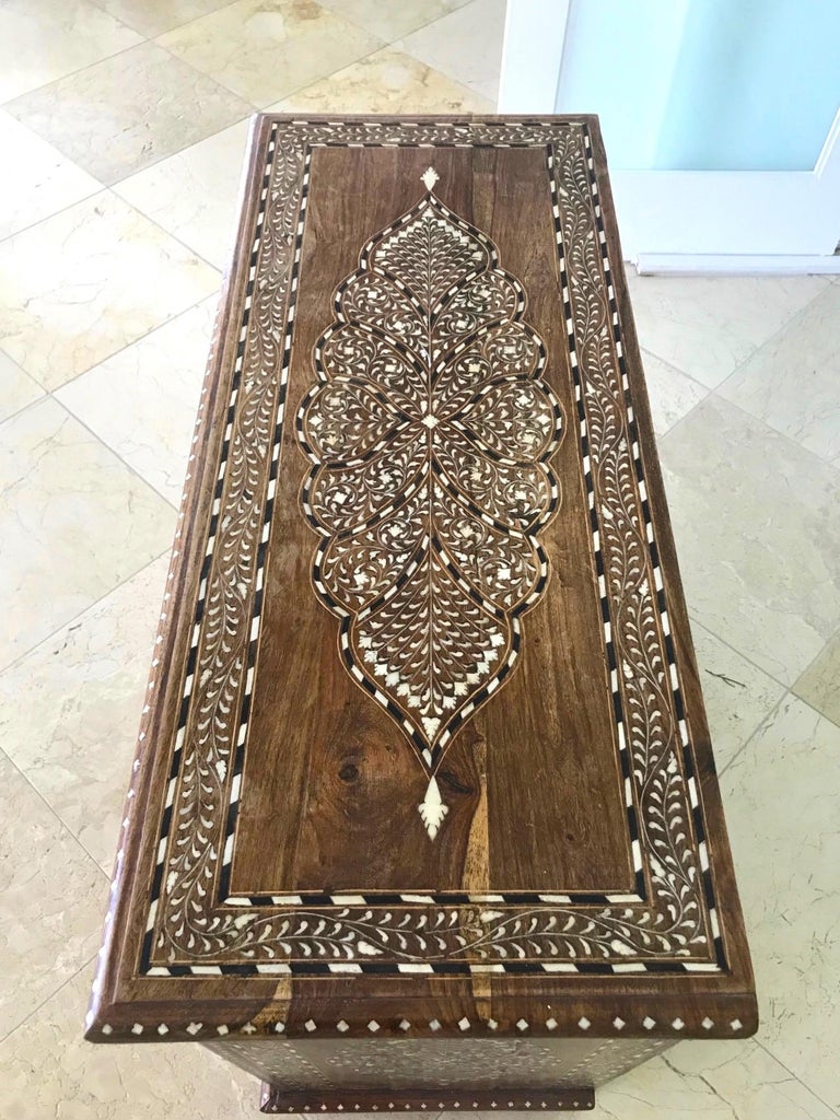 Exquisite Chest of Drawers with Bone Inlays and Marquetry Designs ...