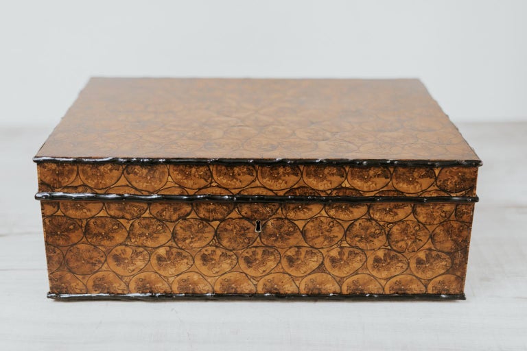 Exquisite Oyster Veneered Hazlenut Box For Sale at 1stDibs