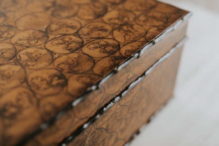 Exquisite Oyster Veneered Hazlenut Box For Sale at 1stDibs