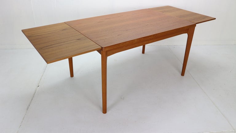 Extendable Dining Table by Henning Kaerjnulf for Vejle Stole ...