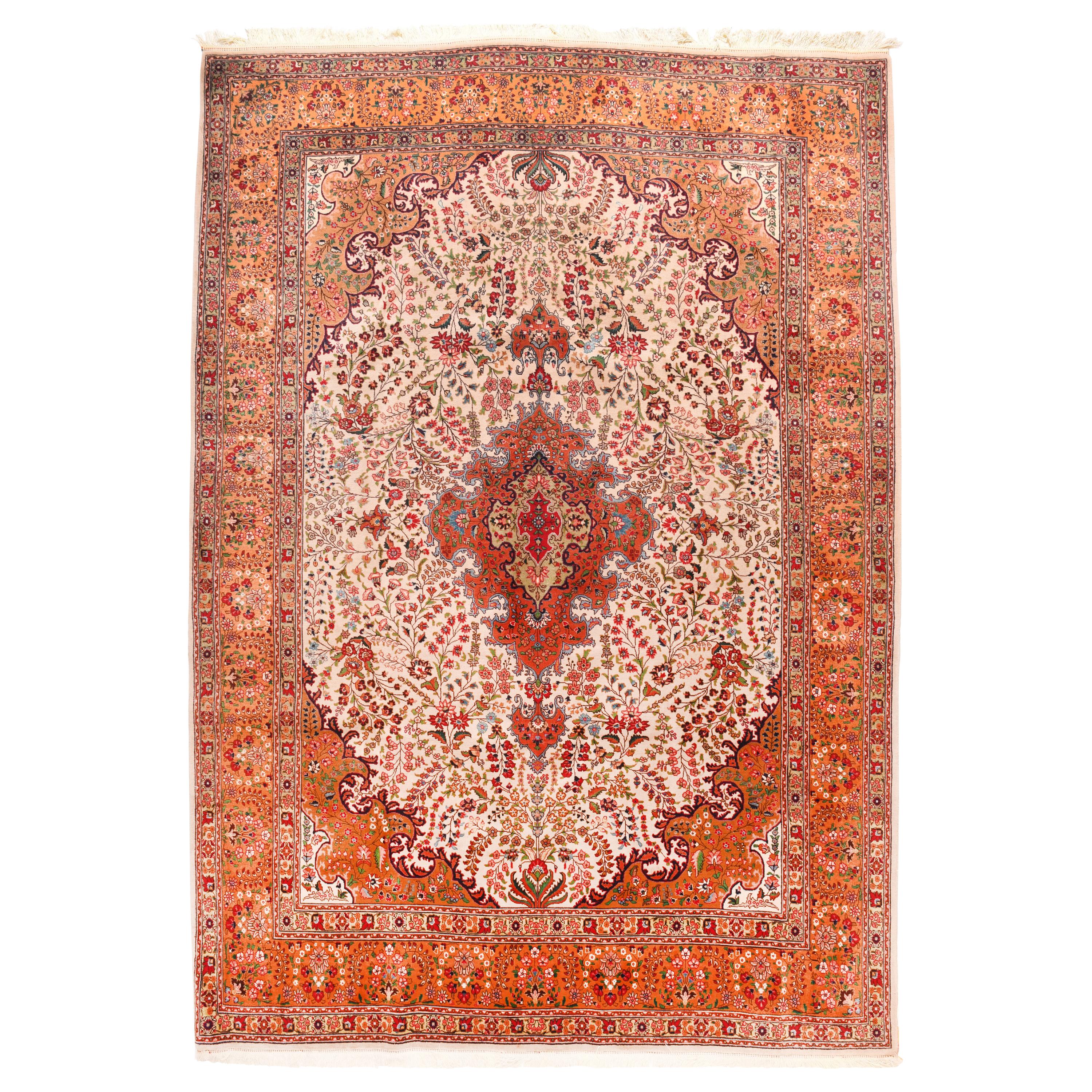 Vintage Persian Tabriz Rug with Traditional Style For Sale at 1stDibs