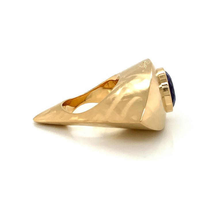 Georg Spreng - Eye Ring 18 Karat Yellow Gold with Round Natural Blue ...