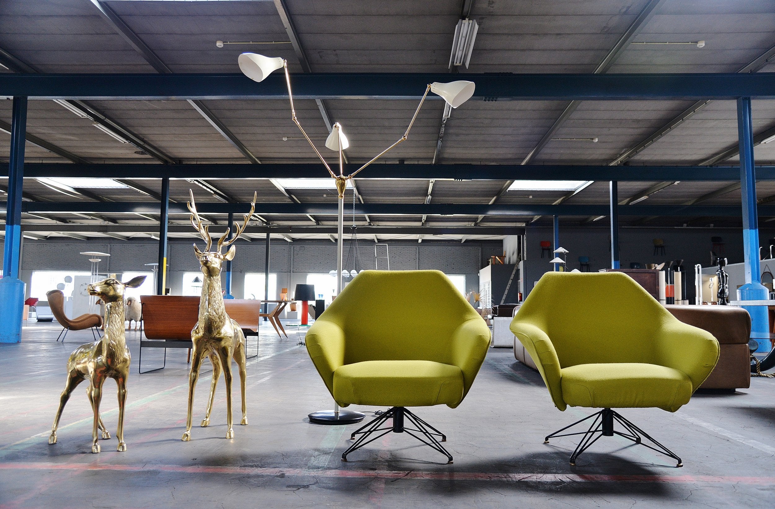 Mass Modern Design - Roosendaal Noord Brabant 4705 AE - 1stDibs