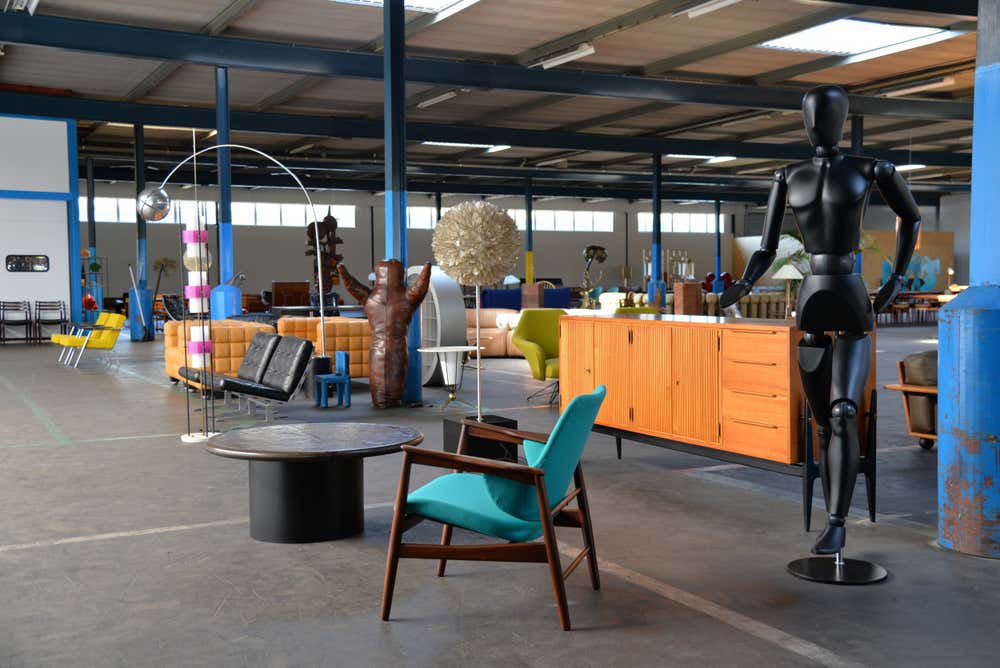 Mass Modern Design - Roosendaal Noord Brabant 4705 AE - 1stDibs