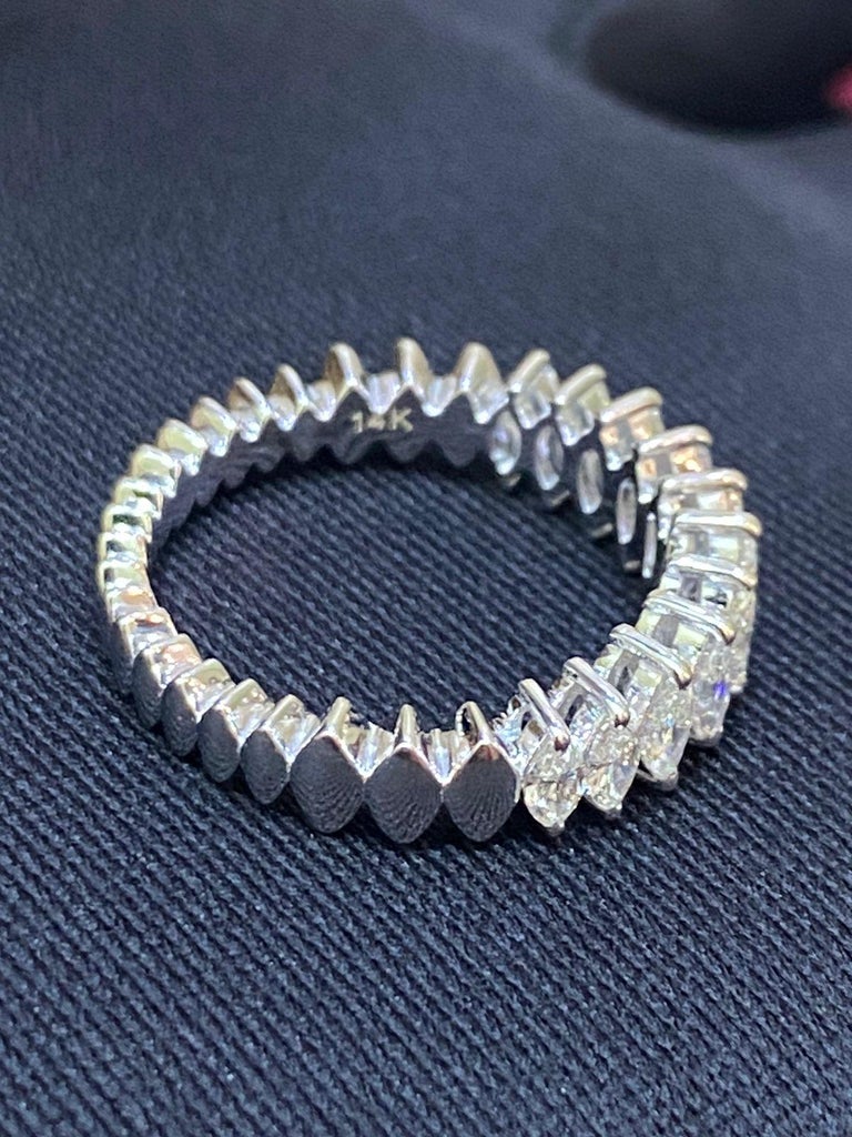Fabulous Eternity Ring with Diamonds in Gold For Sale at 1stDibs