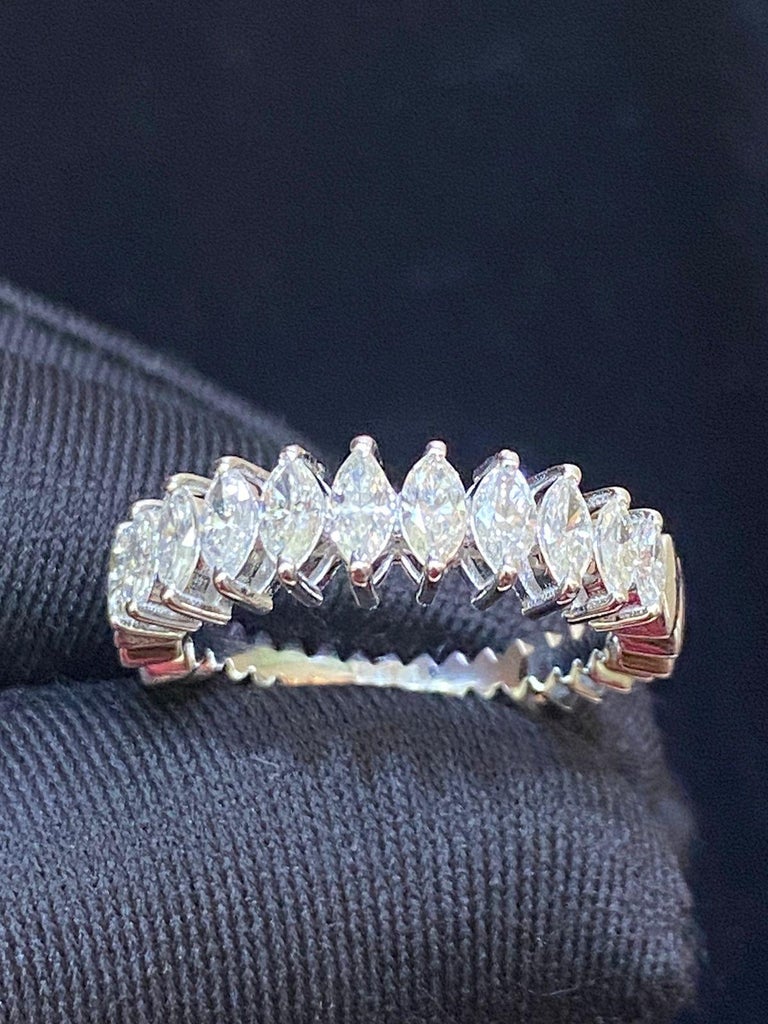 Fabulous Eternity Ring with Diamonds in Gold For Sale at 1stDibs