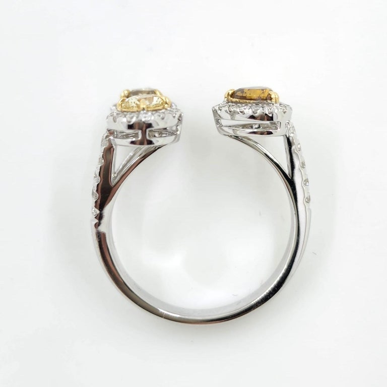 Fancy Color Diamond and Round Diamond Ring in 18K Gold For Sale at 1stDibs