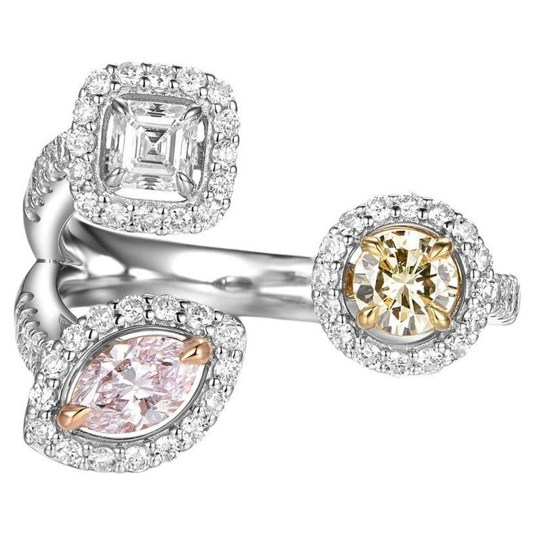 Fancy Color Diamond and Round Diamond Ring in 18K Gold For Sale at 1stDibs