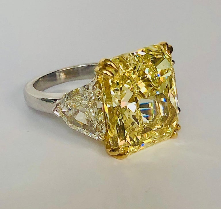 Fancy Intense Yellow Diamond 14.24 CT, GIA-FIY-VS1, Platinum/ YG ...