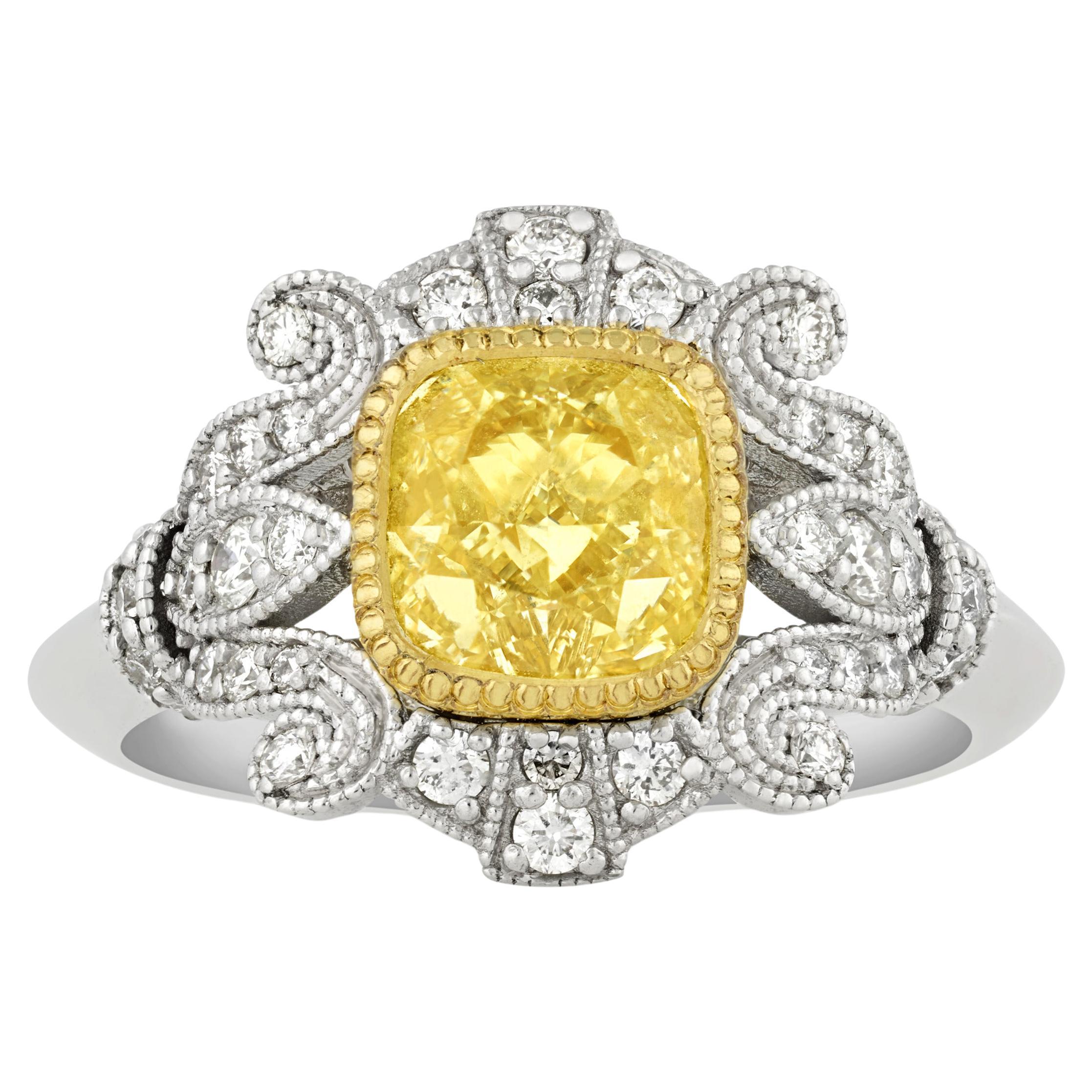 Fancy Light Yellow Diamond Ring, 1.51 Carats For Sale at 1stDibs