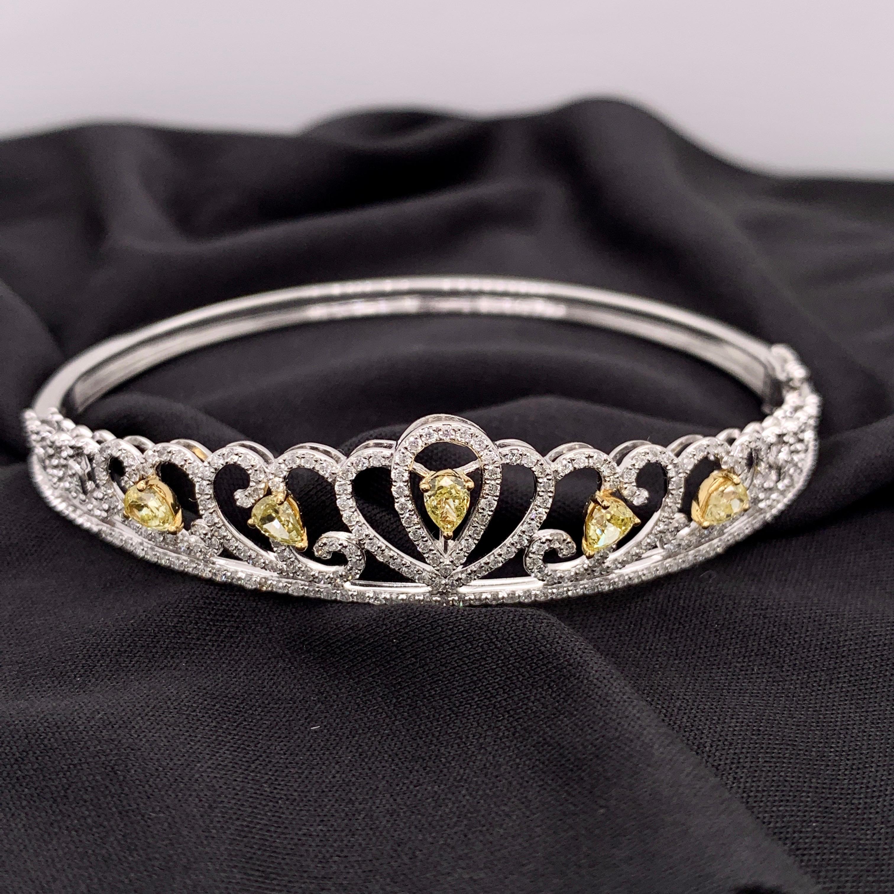 Fancy Yellow Diamond Bangle Bracelet For Sale at 1stDibs