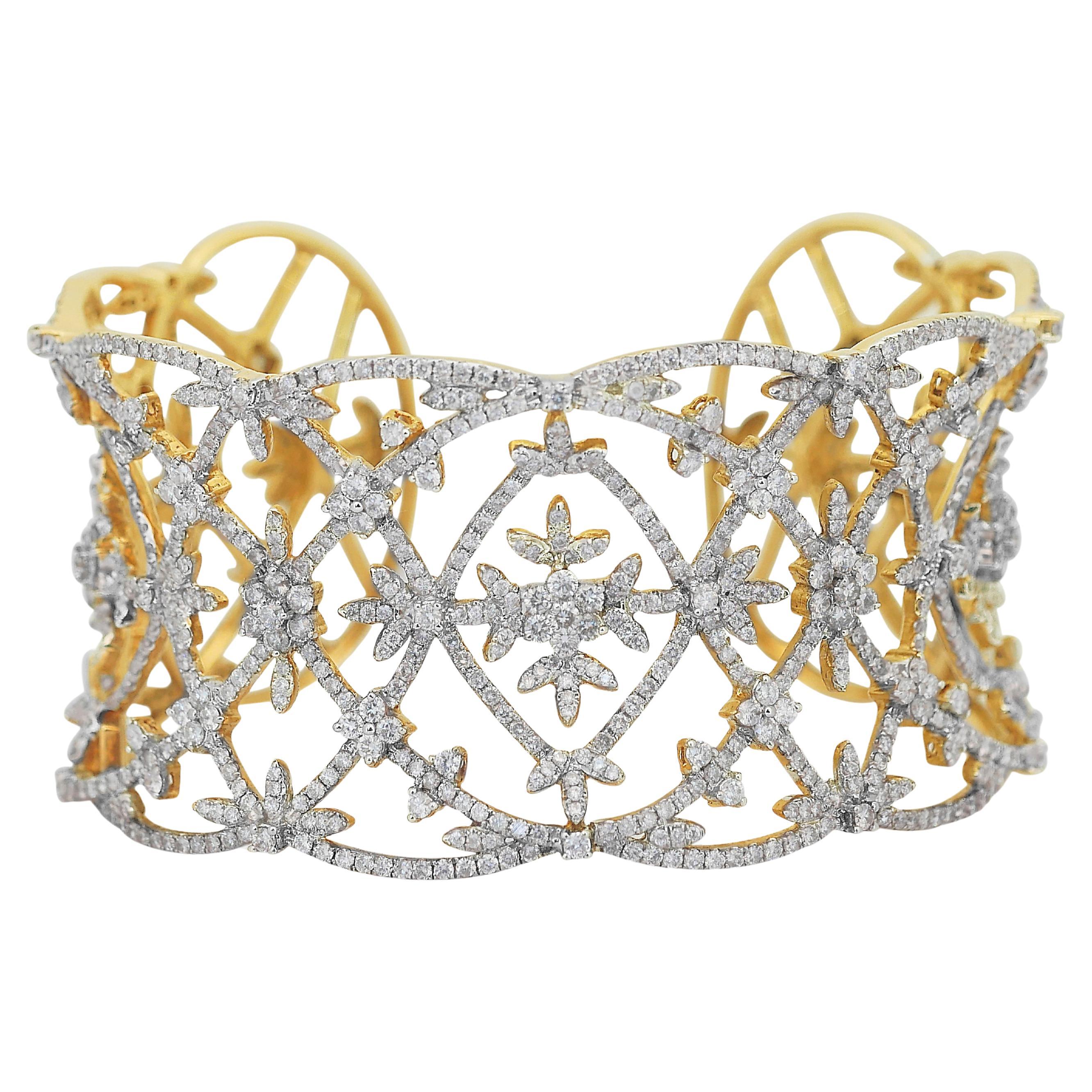 Dazzling 22.36ct Natural Diamonds Bangle in 18k Yellow Gold - IGI ...