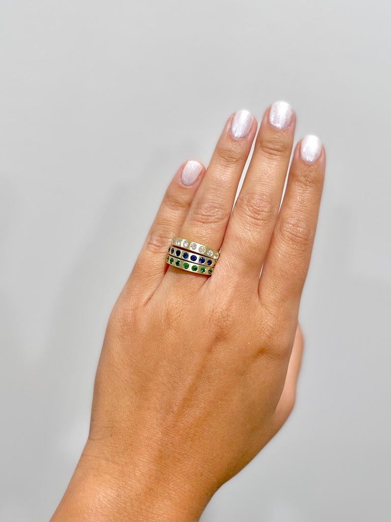 Faye Kim 18 Karat Gold Blue Sapphire Burnished Bar Ring For Sale at 1stDibs