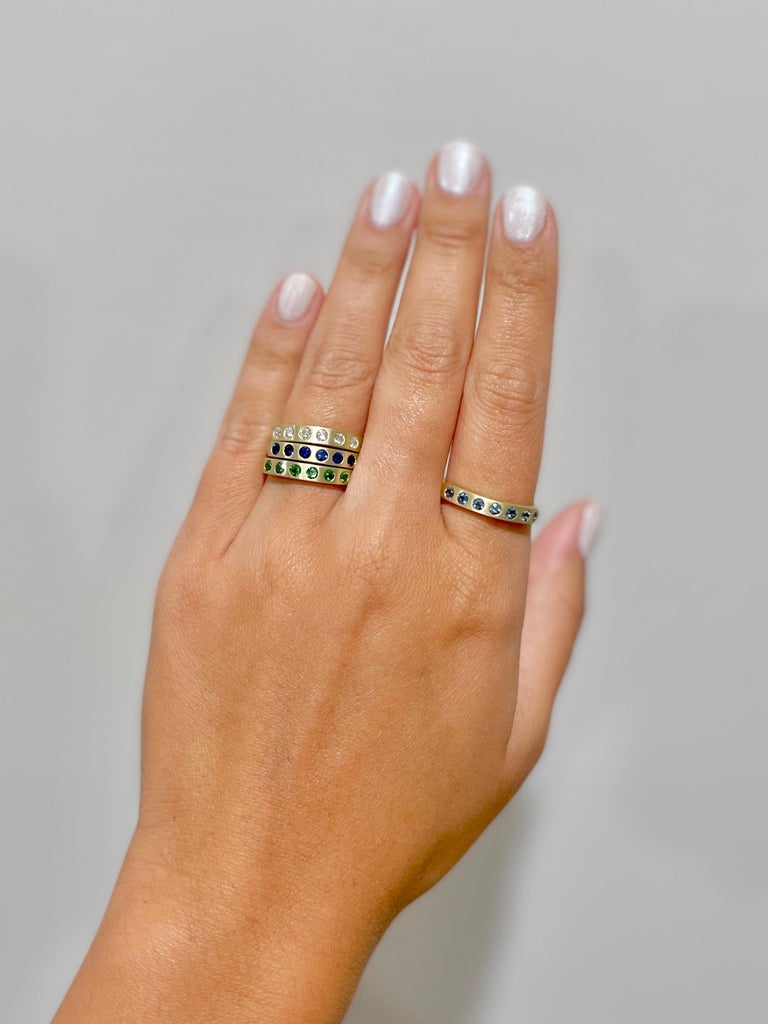 Faye Kim 18 Karat Gold Blue Sapphire Burnished Bar Ring For Sale at 1stDibs