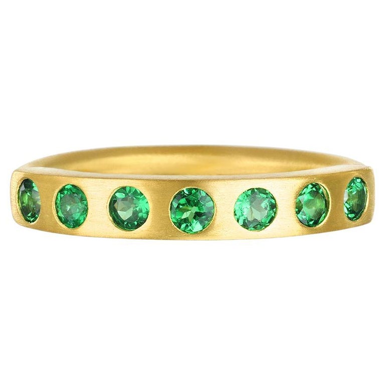 Faye Kim 18 Karat Gold Tsavorite Burnished Bar Ring For Sale at 1stDibs