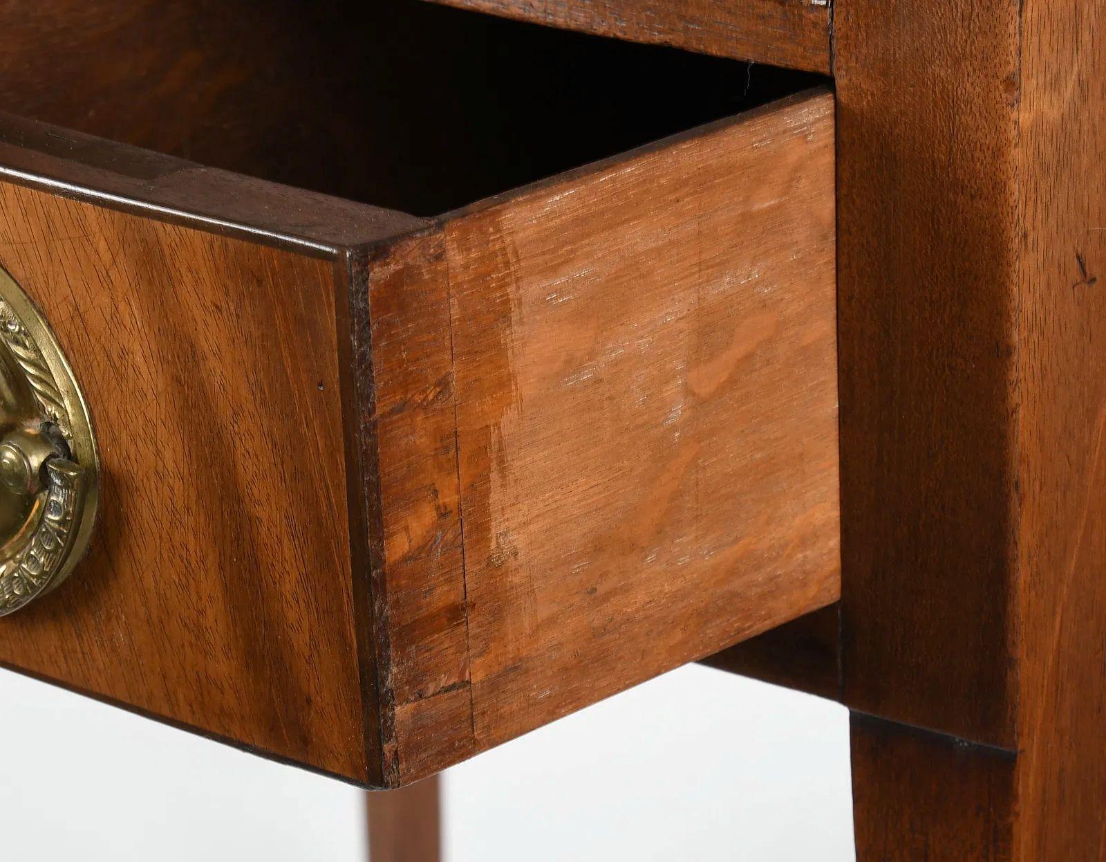 Federal period low boy / dressing table, 18th century For Sale at 1stDibs