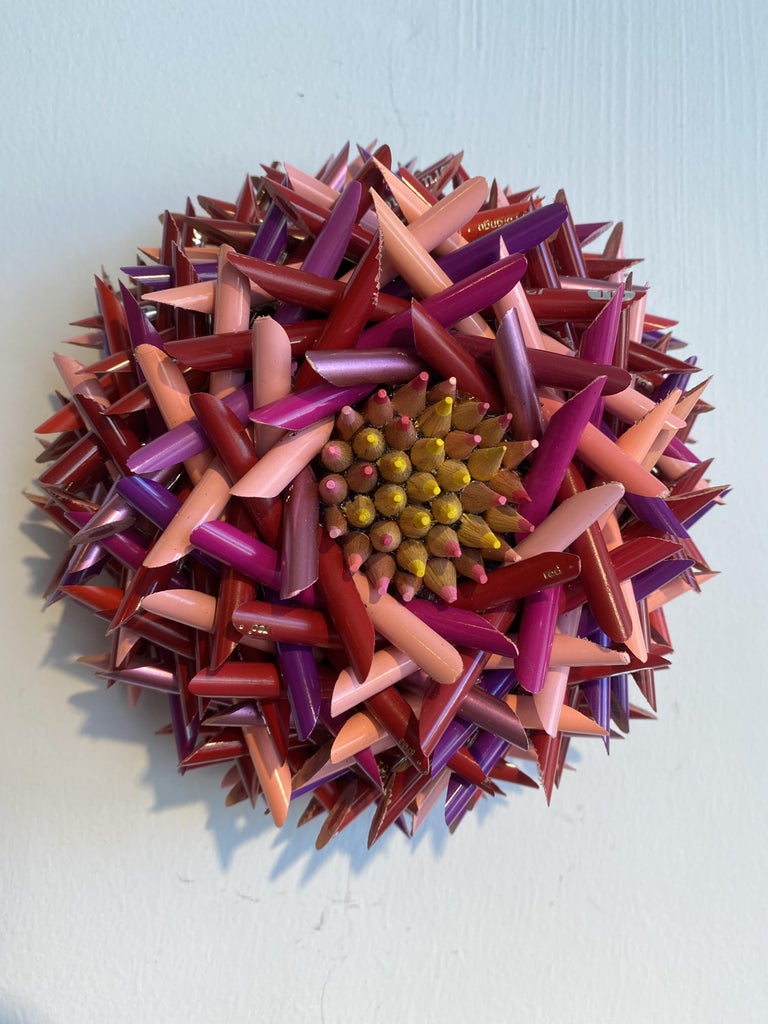 Federico Uribe - Fleur rose, violette et rouge, point central rose ...