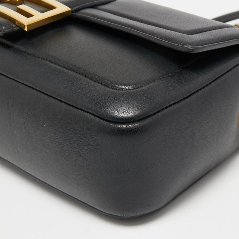 Fendi Black Leather Baguette Shoulder Bag For Sale at 1stDibs