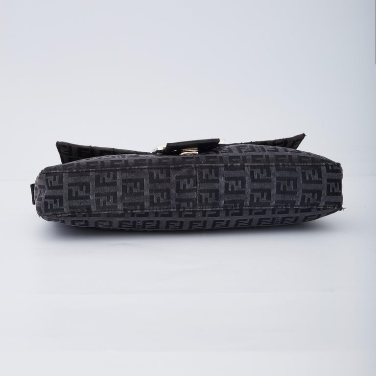 Fendi Zucca Print Black Canvas Baguette Bag For Sale at 1stDibs