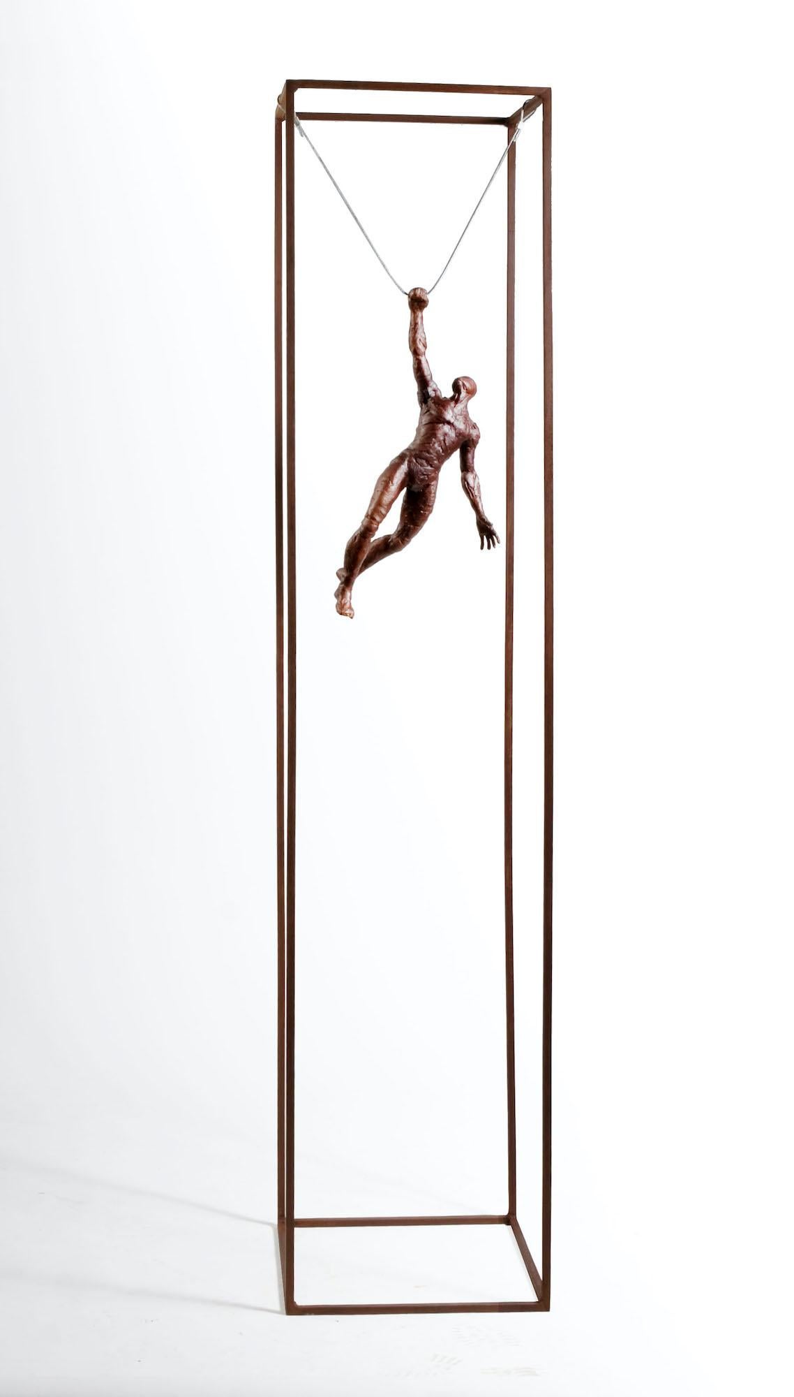 Fernando Suarez Reguera - Cuelga, figurative sculpture, bronze, man ...