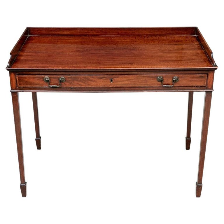 Fine 19th Century Sheraton Style Mahogany Desk For Sale at 1stDibs