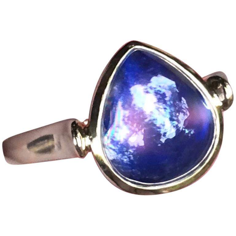 Fine African Rainbow Moonstone 18 Karat Gold Ring at 1stDibs