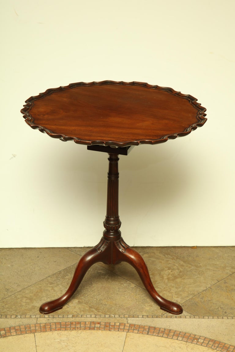 Fine American Tilt Top Pie Crust Table at 1stDibs