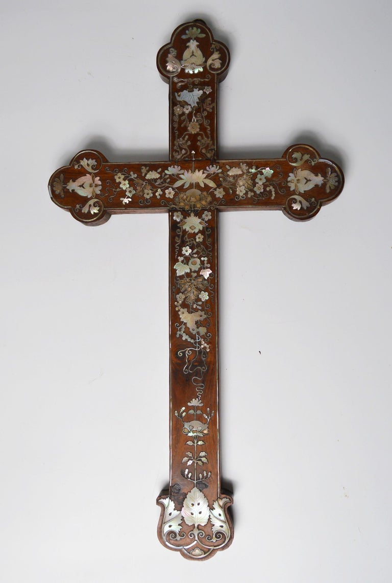 Fine Antique Chinese Canton Wood Cross, 19th Century 中国古董 at 1stDibs
