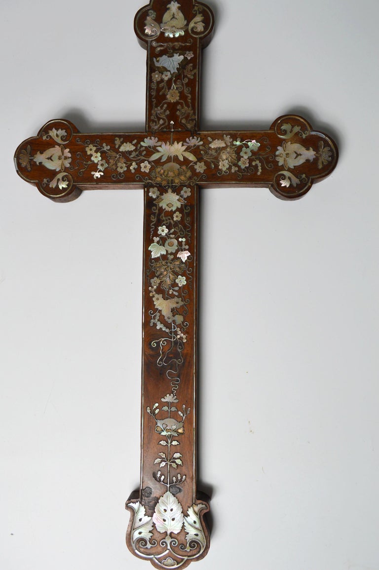Fine Antique Chinese Canton Wood Cross, 19th Century 中国古董 at 1stDibs