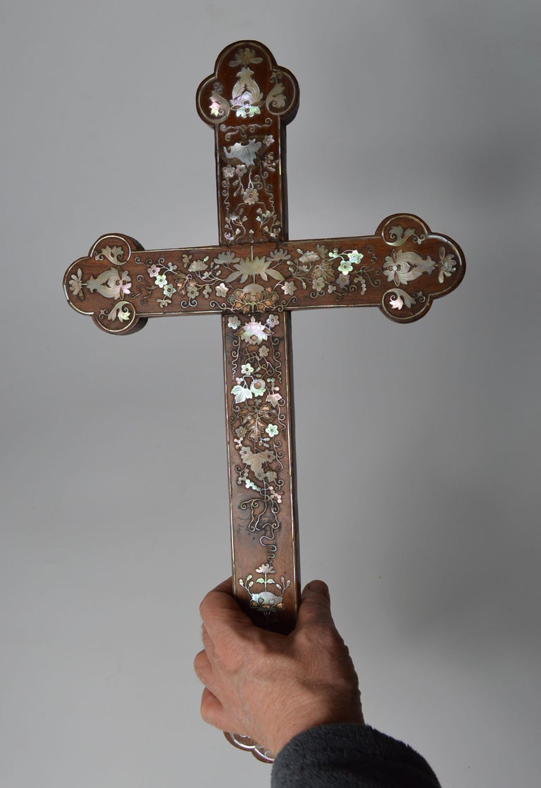 Fine Antique Chinese Canton Wood Cross, 19th Century 中国古董 at 1stDibs