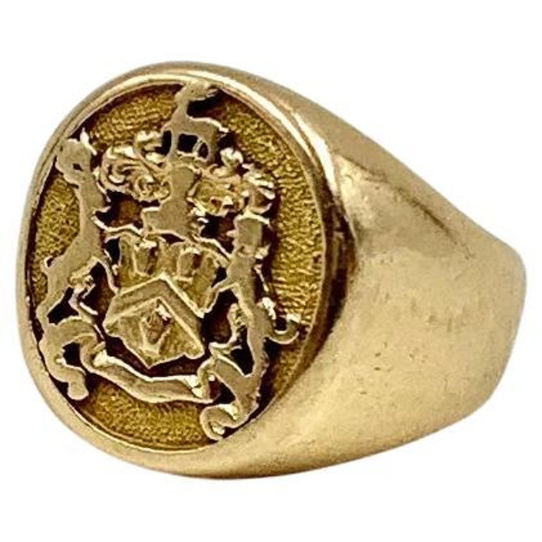 Fine Antique Georgian Style English Crest 14K Yellow Gold Signet Ring For Sale at 1stDibs