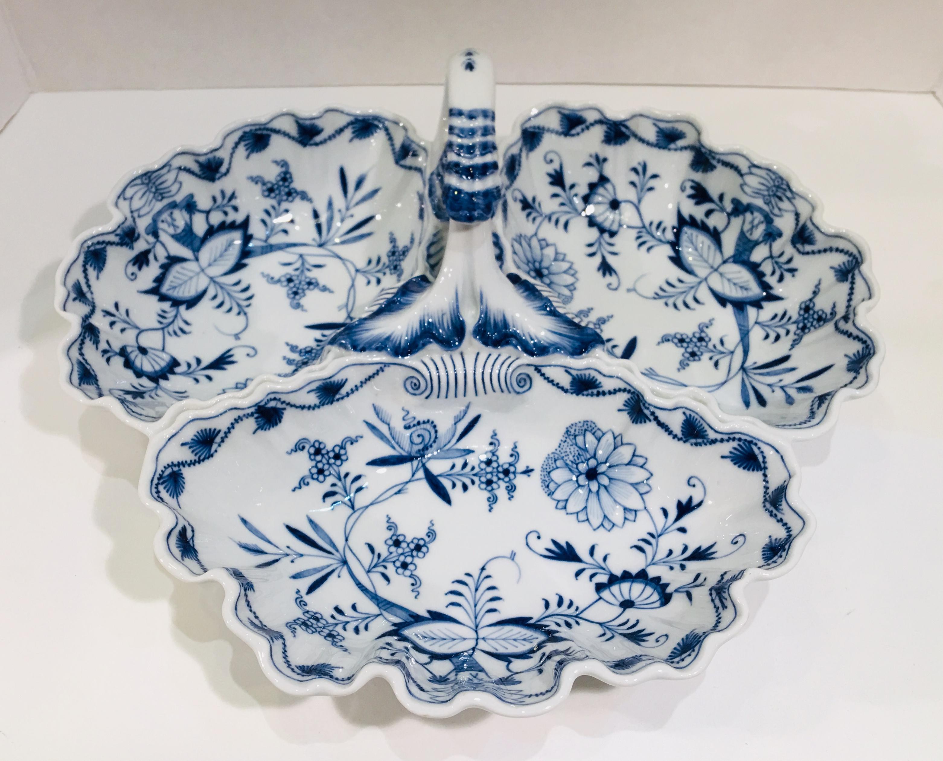 Fine Antique Meissen Porcelain Blue Onion Pattern 3 Lobed Serving Dish ...
