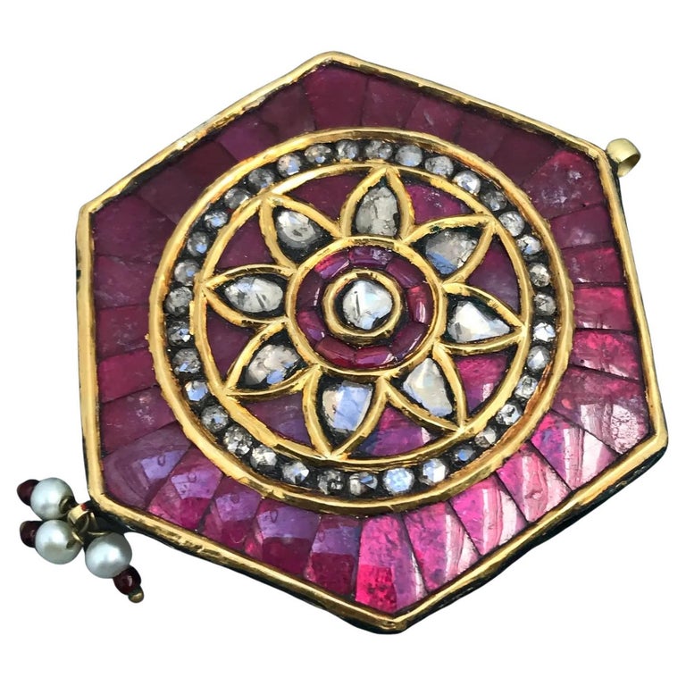 Fine Antique Mughal Gold Ruby Diamond Pendant For Sale at 1stDibs