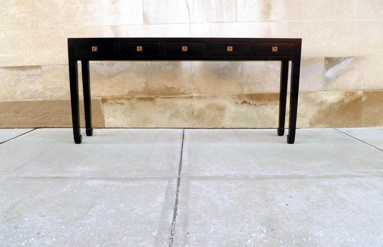 Feiner schwarzer Lack-Konsolentisch bei 1stDibs