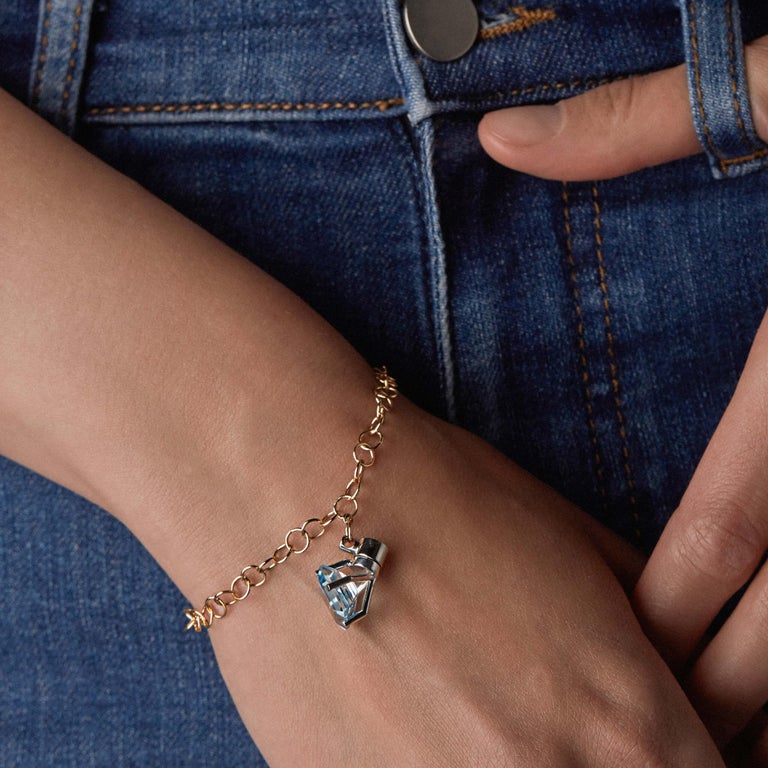 Fine Bracelet with Blue Sky Topaz, 18K For Sale at 1stDibs