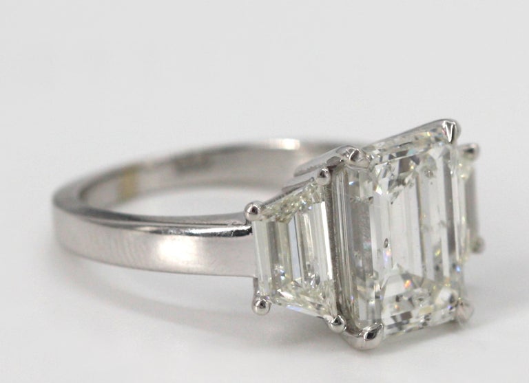 Fine Diamond Ring For Sale at 1stDibs