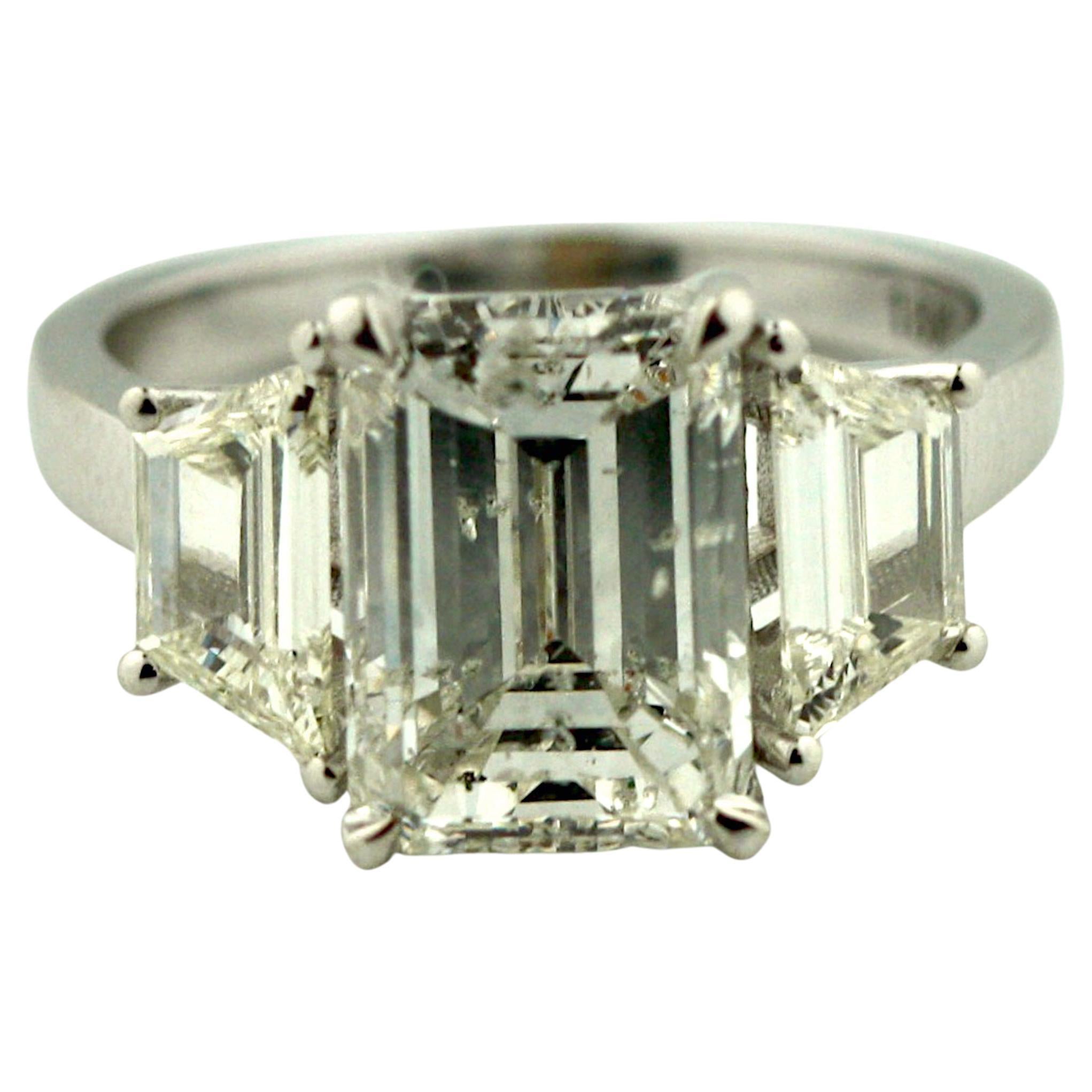 Fine Diamond Ring For Sale at 1stDibs