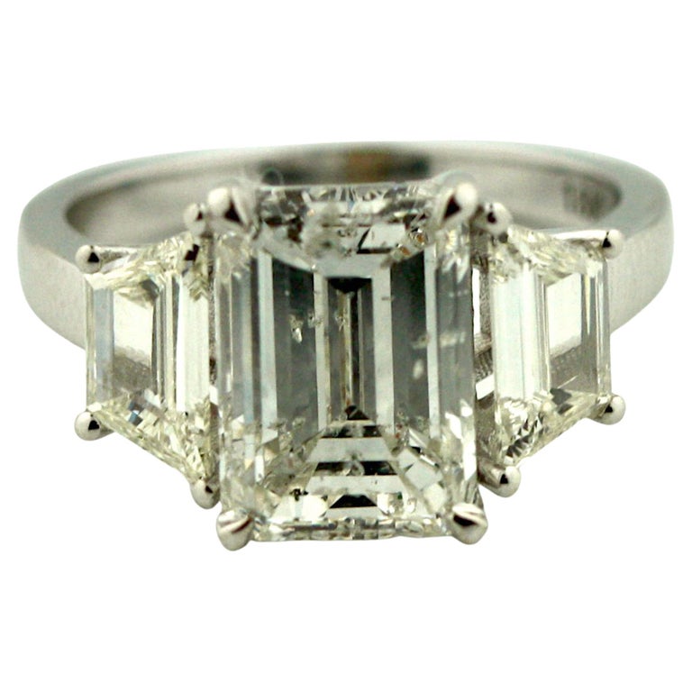 Fine Diamond Ring For Sale at 1stDibs
