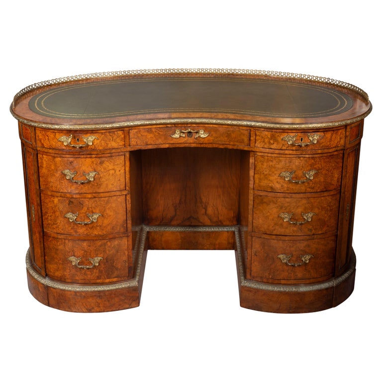 Fine Early Victorian Burl Walnut Kidney Shaped Desk For Sale at 1stDibs