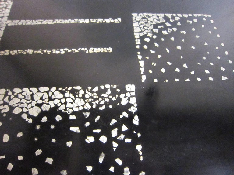 Fine French Art Deco Black and White Egg Shell Lacquer Round Side Table ...