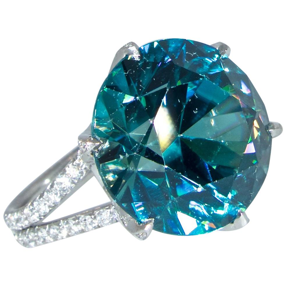 Fine Large Blue Zircon and Diamond Ring For Sale at 1stDibs